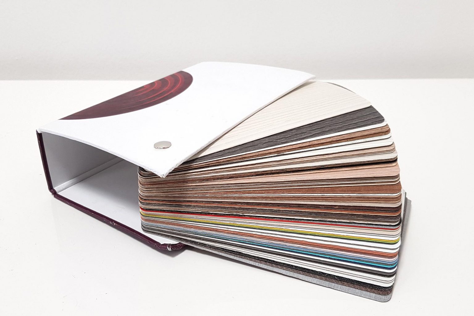 Mazzette colori disponibili per pellame e tessuti | Kimoco srl