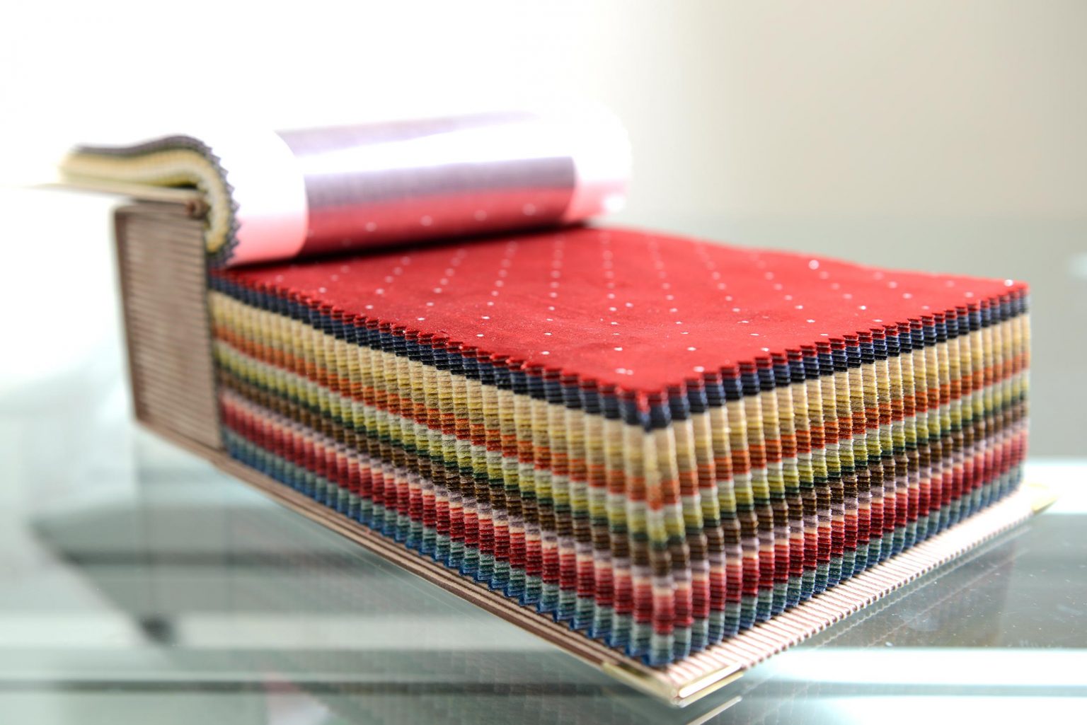 Mazzette colori disponibili per pellame e tessuti | Kimoco srl